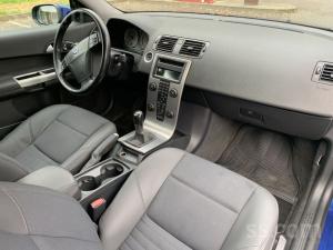 Volvo C30 2007 in Jurmala, with an engine capacity of 1.60 L and mileage of 301 thousand km for 4200 €, photo 8 on AUTOMOTO.COM.LV