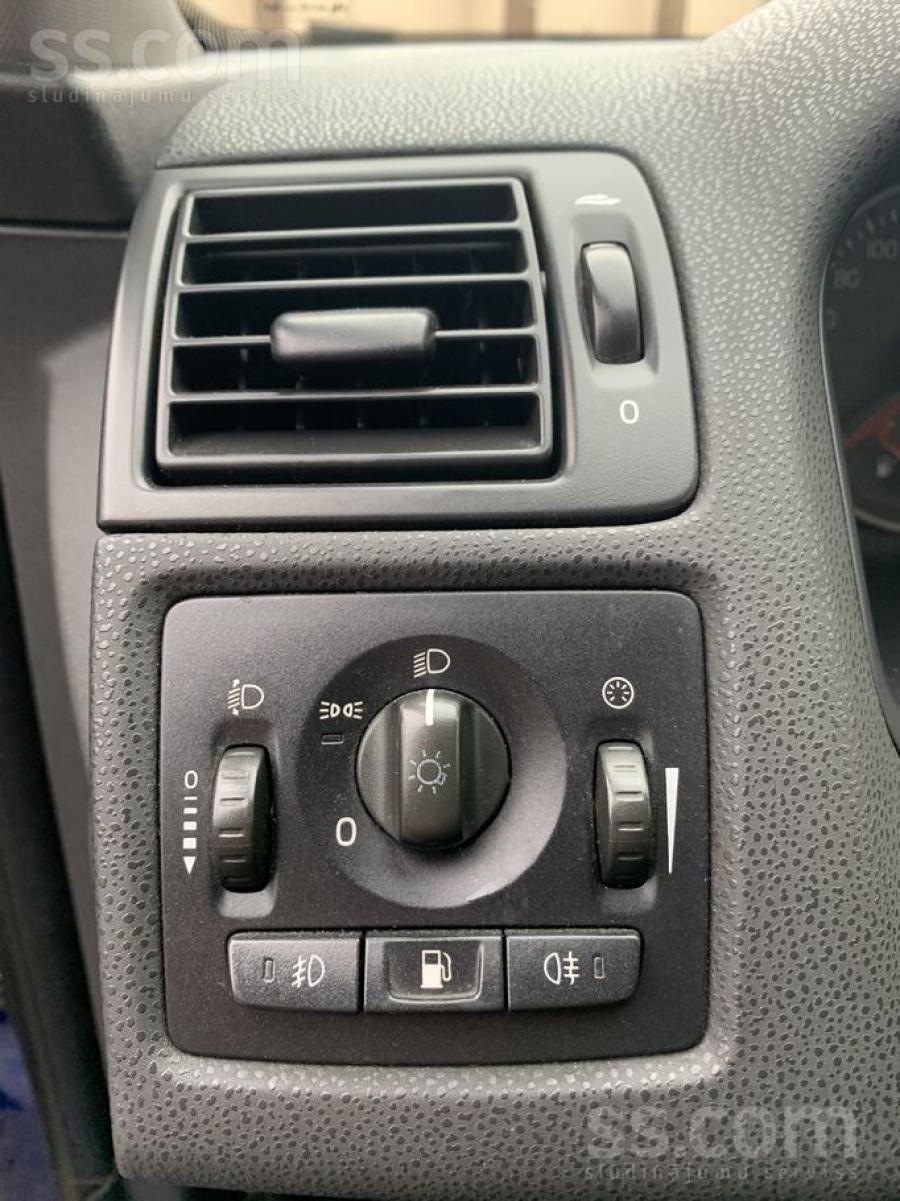 Volvo C30 2007 in Jurmala, with an engine capacity of 1.60 L and mileage of 301 thousand km for 4200 €, photo 14 on AUTOMOTO.COM.LV