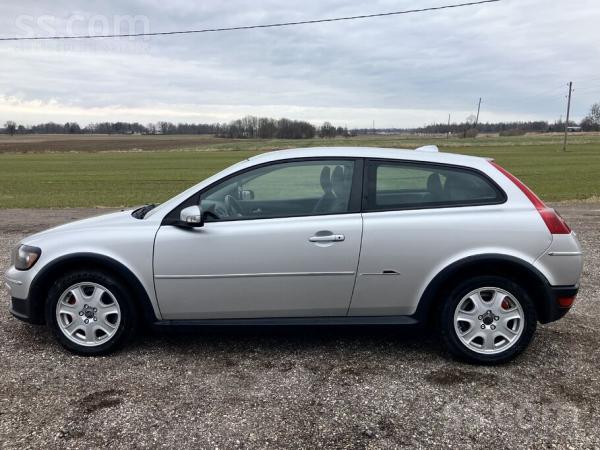Volvo C30 2007 in Talsi, with an engine capacity of 2.00 L and mileage of 274 thousand km for 3500 €, photo 6 on AUTOMOTO.COM.LV