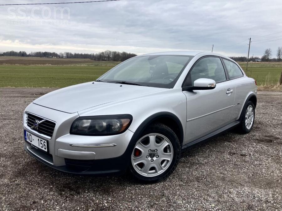 Volvo C30 2007 in Talsi, with an engine capacity of 2.00 L and mileage of 274 thousand km for 3500 €, photo 8 on AUTOMOTO.COM.LV