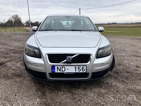 Volvo C30 2007 in Talsi, with an engine capacity of 2.00 L and mileage of 274 thousand km for 3500 €, photo 8 on AUTOMOTO.COM.LV