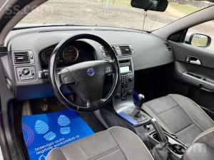 Volvo C30 2007 in Talsi, with an engine capacity of 2.00 L and mileage of 274 thousand km for 3500 €, photo 12 on AUTOMOTO.COM.LV