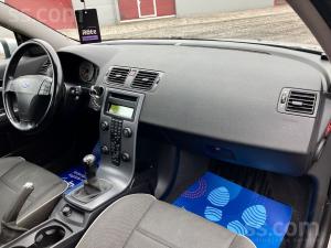 Volvo C30 2007 in Talsi, with an engine capacity of 2.00 L and mileage of 274 thousand km for 3500 €, photo 13 on AUTOMOTO.COM.LV