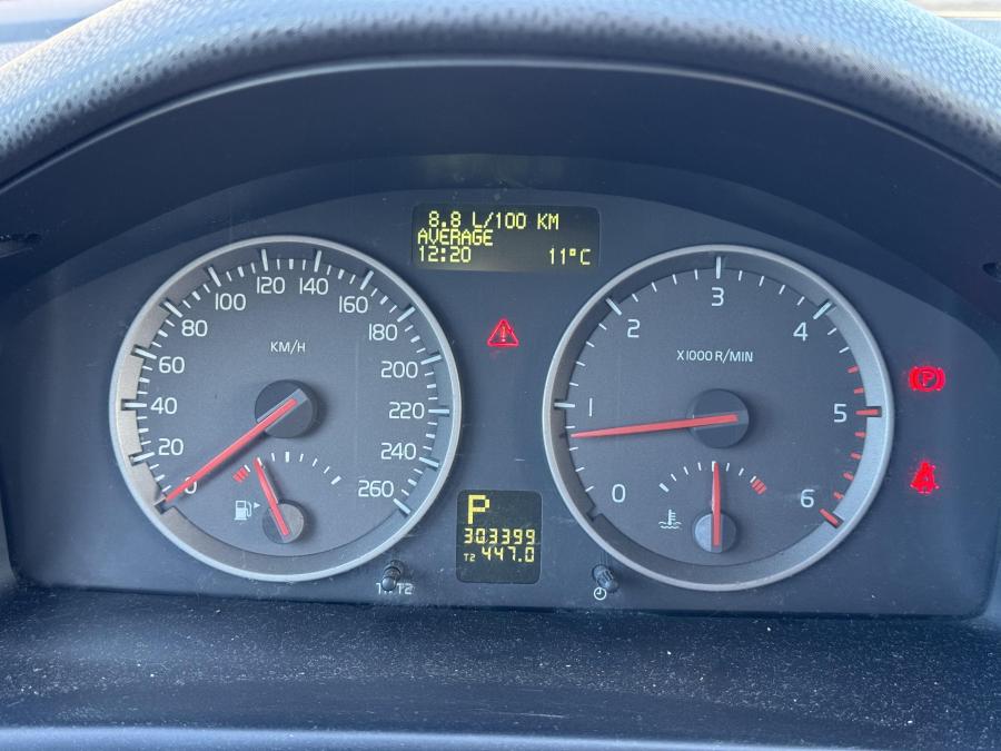 Volvo C30 2007 in Riga, with an engine capacity of 2.40 L and mileage of 304 thousand km for 3000 €, photo 3 on AUTOMOTO.COM.LV