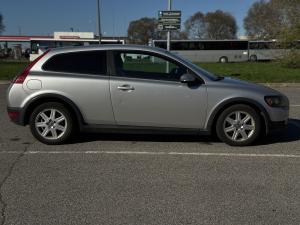 Volvo C30 2007 in Riga, with an engine capacity of 2.40 L and mileage of 304 thousand km for 3000 €, photo 7 on AUTOMOTO.COM.LV