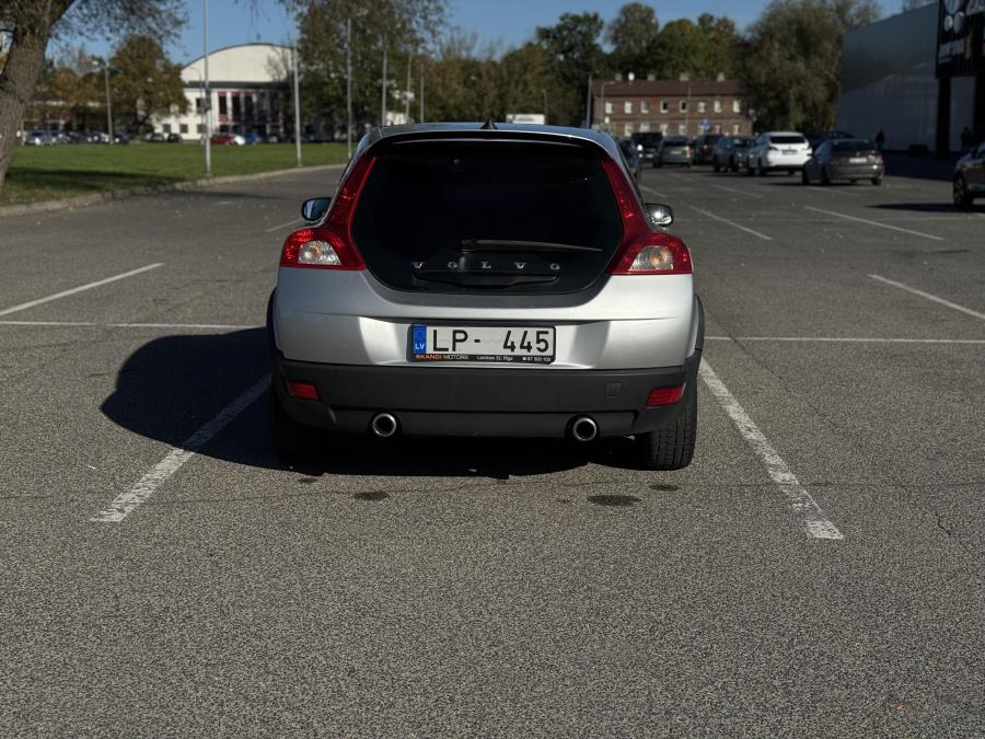 Volvo C30 2007 in Riga, with an engine capacity of 2.40 L and mileage of 304 thousand km for 3000 €, photo 9 on AUTOMOTO.COM.LV