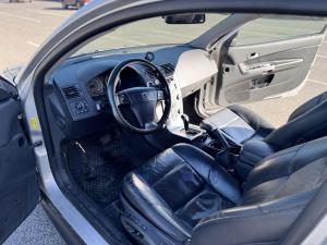 Volvo C30 2007 in Riga, with an engine capacity of 2.40 L and mileage of 304 thousand km for 3000 €, photo 11 on AUTOMOTO.COM.LV