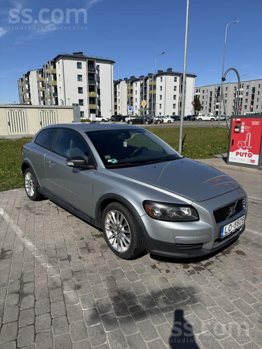 Volvo C30 2008 Rīga, ar dzinēja tilpumu 1.60 L un nobraukumu 236 tūkst. km par 2500 €, foto 3 vietnē AUTOMOTO.COM.LV
