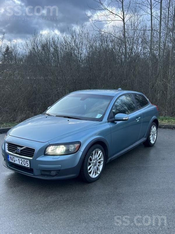 Volvo C30 2008 in Riga, with an engine capacity of 2.00 L and mileage of 270 thousand km for 3750 €, photo 1 on AUTOMOTO.COM.LV