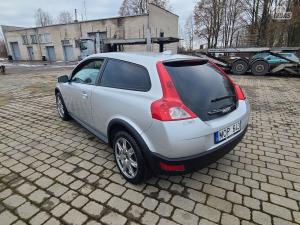 Volvo C30 2008 in Marijampole, with an engine capacity of 2.00 L and mileage of 320 thousand km for 1850 €, photo 4 on AUTOMOTO.COM.LV