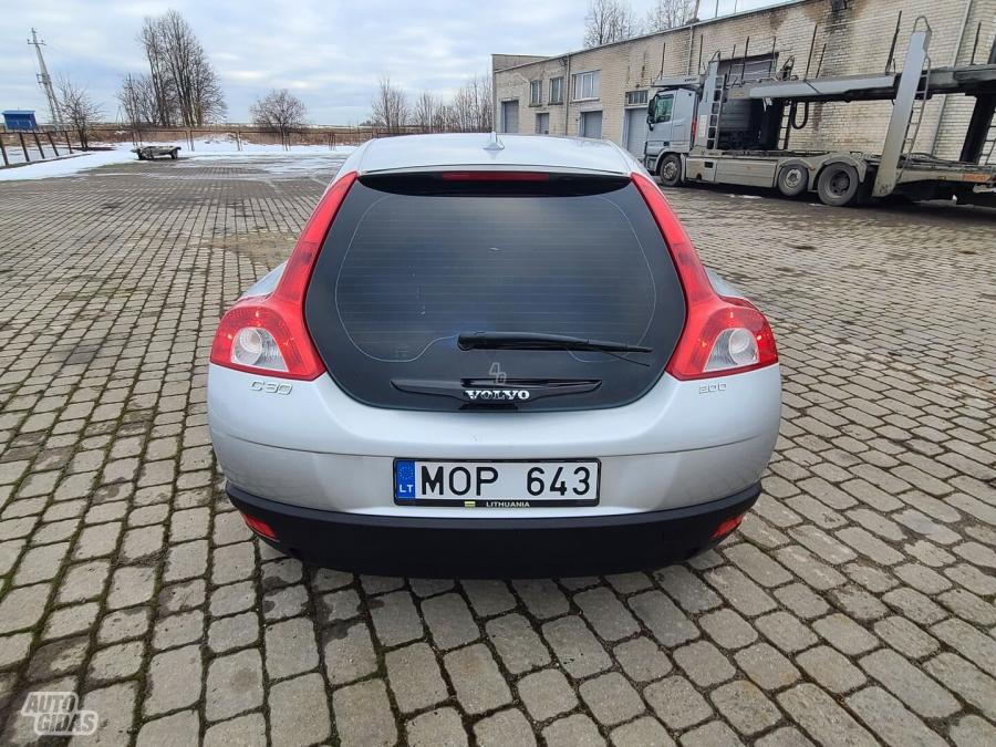 Volvo C30 2008 in Marijampole, with an engine capacity of 2.00 L and mileage of 320 thousand km for 1850 €, photo 5 on AUTOMOTO.COM.LV