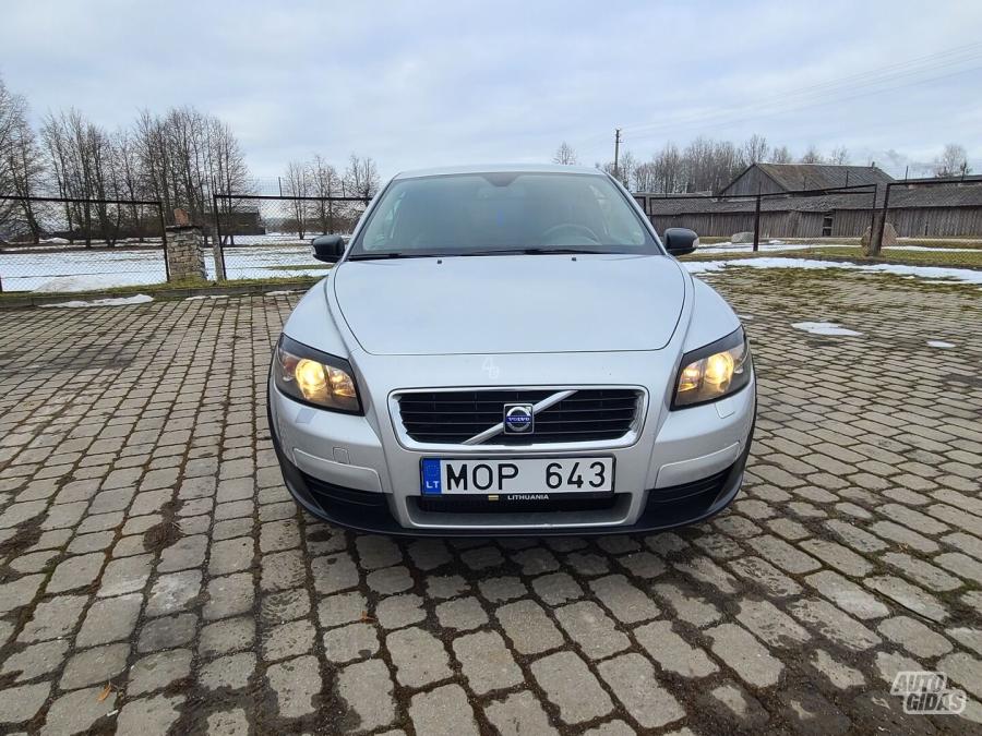 Volvo C30 2008 in Marijampole, with an engine capacity of 2.00 L and mileage of 320 thousand km for 1850 €, photo 10 on AUTOMOTO.COM.LV