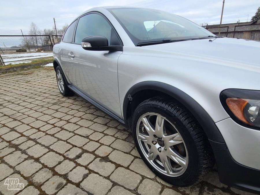 Volvo C30 2008 in Marijampole, with an engine capacity of 2.00 L and mileage of 320 thousand km for 1850 €, photo 12 on AUTOMOTO.COM.LV