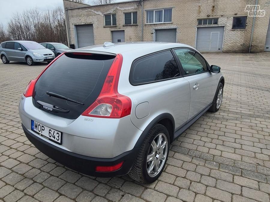 Volvo C30 2008 in Marijampole, with an engine capacity of 2.00 L and mileage of 320 thousand km for 1750 €, photo 7 on AUTOMOTO.COM.LV
