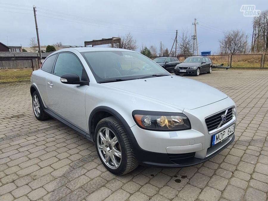 Volvo C30 2008 in Marijampole, with an engine capacity of 2.00 L and mileage of 320 thousand km for 1750 €, photo 10 on AUTOMOTO.COM.LV