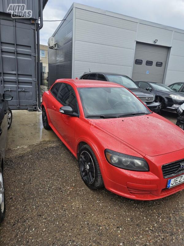 Volvo C30 2008 Panevēža, ar dzinēja tilpumu 1.60 L un nobraukumu 300 tūkst. km par 1000 €, foto 2 vietnē AUTOMOTO.COM.LV