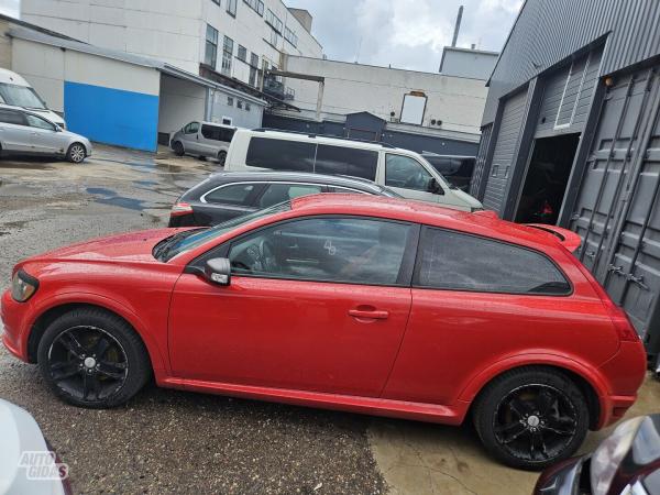 Volvo C30 2008 Panevēža, ar dzinēja tilpumu 1.60 L un nobraukumu 300 tūkst. km par 1000 €, foto 3 vietnē AUTOMOTO.COM.LV