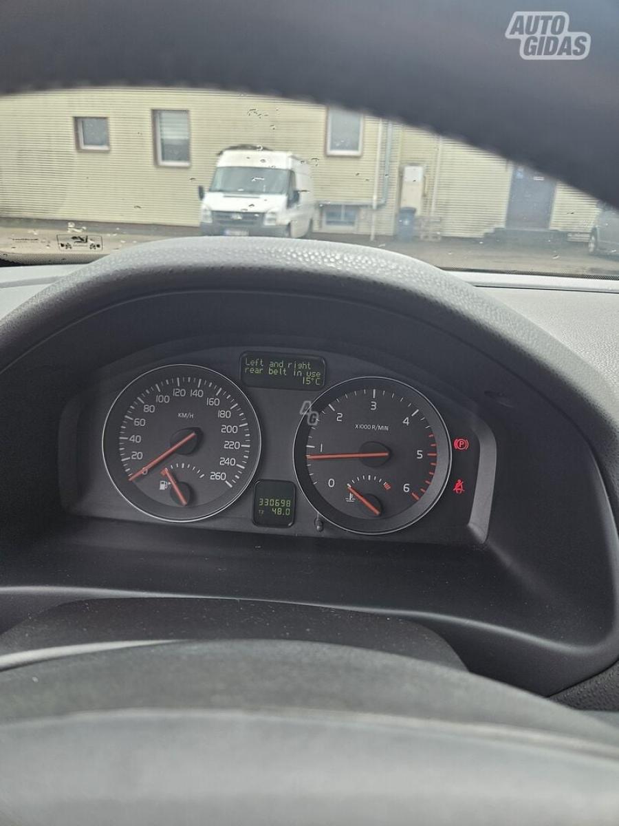 Volvo C30 2008 Panevēža, ar dzinēja tilpumu 1.60 L un nobraukumu 300 tūkst. km par 1000 €, foto 8 vietnē AUTOMOTO.COM.LV