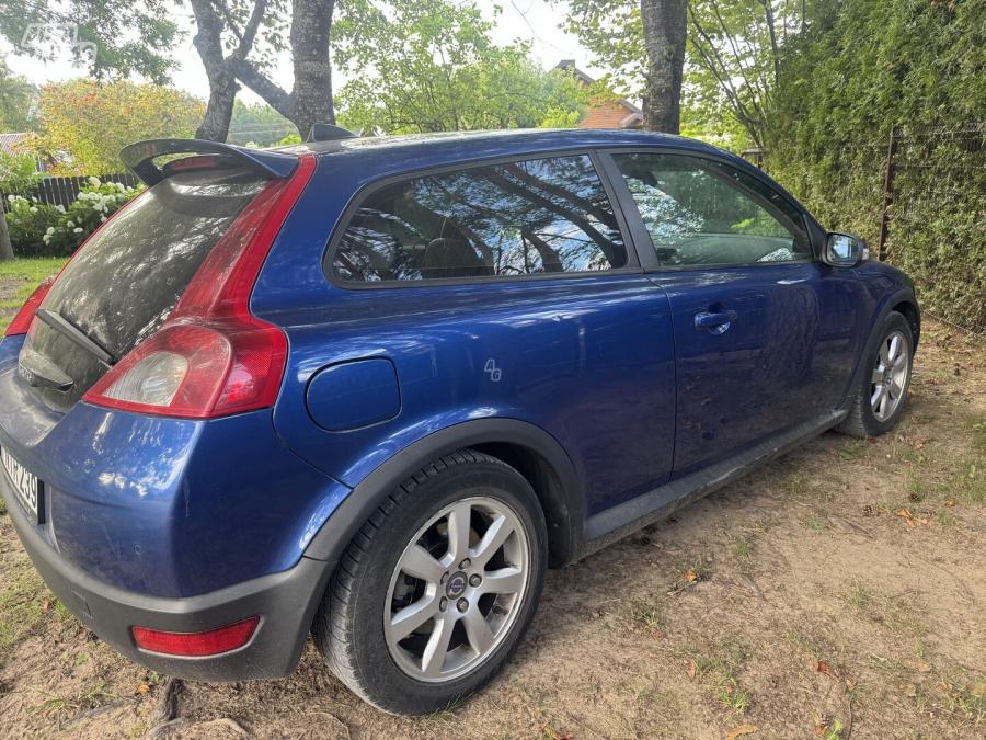 Volvo C30 2008 in Vilnius, with an engine capacity of 2.00 L and mileage of 340 thousand km for 950 €, photo 3 on AUTOMOTO.COM.LV