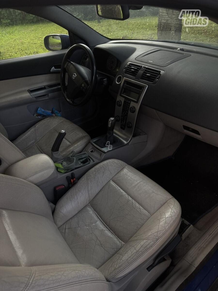 Volvo C30 2008 in Vilnius, with an engine capacity of 2.00 L and mileage of 340 thousand km for 950 €, photo 7 on AUTOMOTO.COM.LV