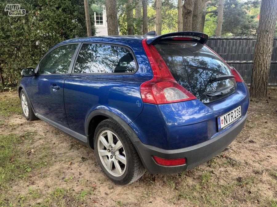 Volvo C30 2008 in Vilnius, with an engine capacity of 2.00 L and mileage of 340 thousand km for 950 €, photo 9 on AUTOMOTO.COM.LV