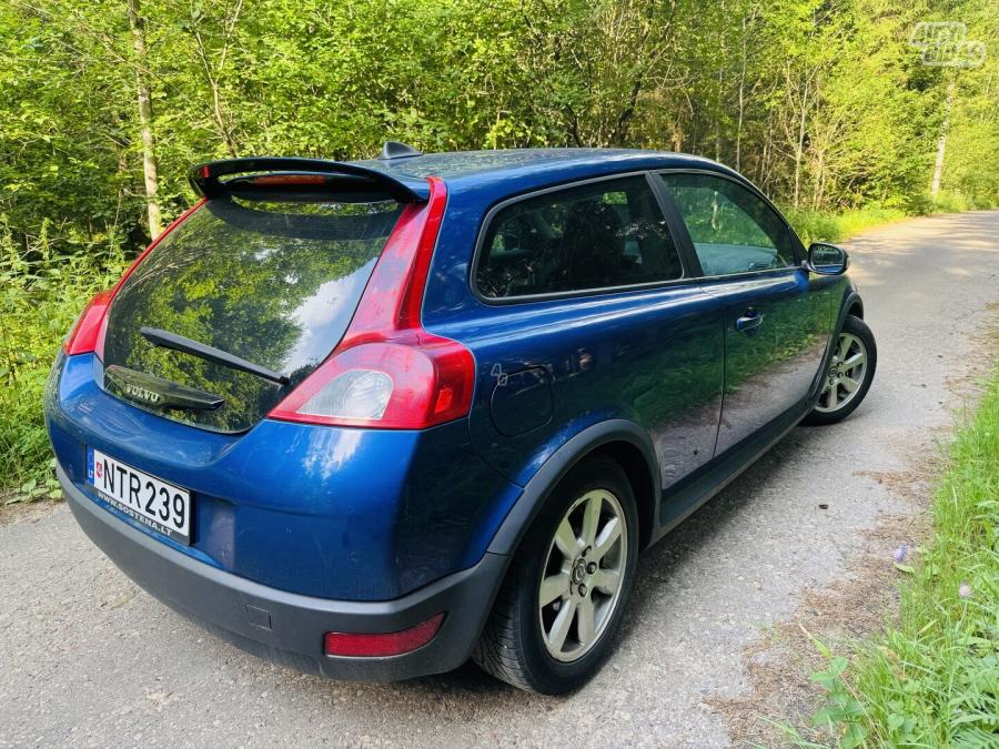 Volvo C30 2008 in Vilnius, with an engine capacity of 2.00 L and mileage of 340 thousand km for 950 €, photo 10 on AUTOMOTO.COM.LV