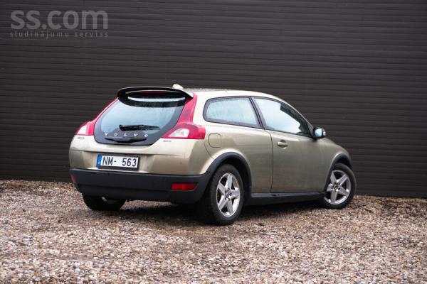 Volvo C30 2009 in Riga, with an engine capacity of 2.00 L and mileage of 0 thousand km for 2900 €, photo 3 on AUTOMOTO.COM.LV