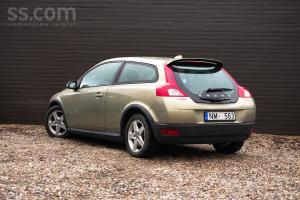 Volvo C30 2009 in Riga, with an engine capacity of 2.00 L and mileage of 0 thousand km for 2900 €, photo 4 on AUTOMOTO.COM.LV