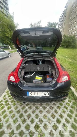 Volvo C30 2009 Viļņa, ar dzinēja tilpumu 2.00 L un nobraukumu 275 tūkst. km par 3500 €, foto 5 vietnē AUTOMOTO.COM.LV