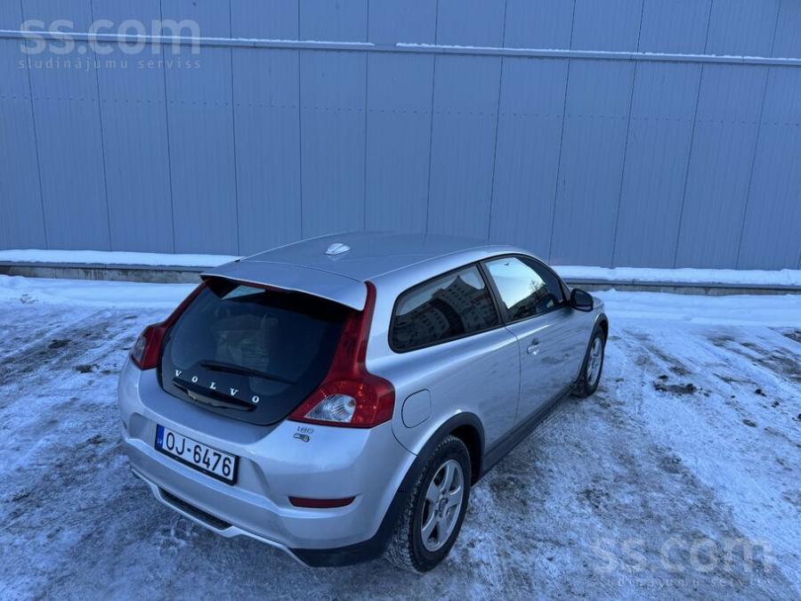Volvo C30 2010 in Riga, with an engine capacity of 1.60 L and mileage of 243 thousand km for 3470 €, photo 3 on AUTOMOTO.COM.LV