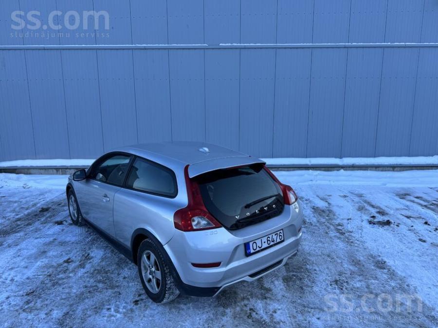 Volvo C30 2010 in Riga, with an engine capacity of 1.60 L and mileage of 243 thousand km for 3470 €, photo 4 on AUTOMOTO.COM.LV