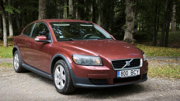 Volvo C30 2010 in Johvi, with an engine capacity of 2.40 L and mileage of 211 thousand km for 3990 €, photo 8 on AUTOMOTO.COM.LV