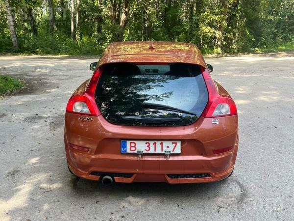 Вольво Ц30 2010 в Рига на AUTOMOTO.COM.LV Оранжевый Вольво Ц30 2010 в Рига, объемом двигателя 1.60 л и пробегом 0 тыс. км за 3399 €, фото 5 на AUTOMOTO.COM.LV