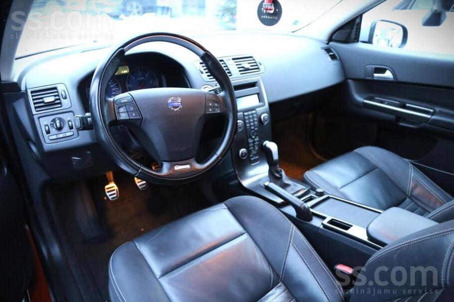 Oranžs Volvo C30 2010 Rīga, ar dzinēja tilpumu 1.60 L un nobraukumu 0 tūkst. km par 4100 €, foto 8 vietnē AUTOMOTO.COM.LV