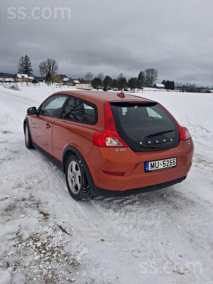 Oranžs Volvo C30 2010 Talsi, ar dzinēja tilpumu 1.60 L un nobraukumu 274 tūkst. km par 3800 €, foto 4 vietnē AUTOMOTO.COM.LV