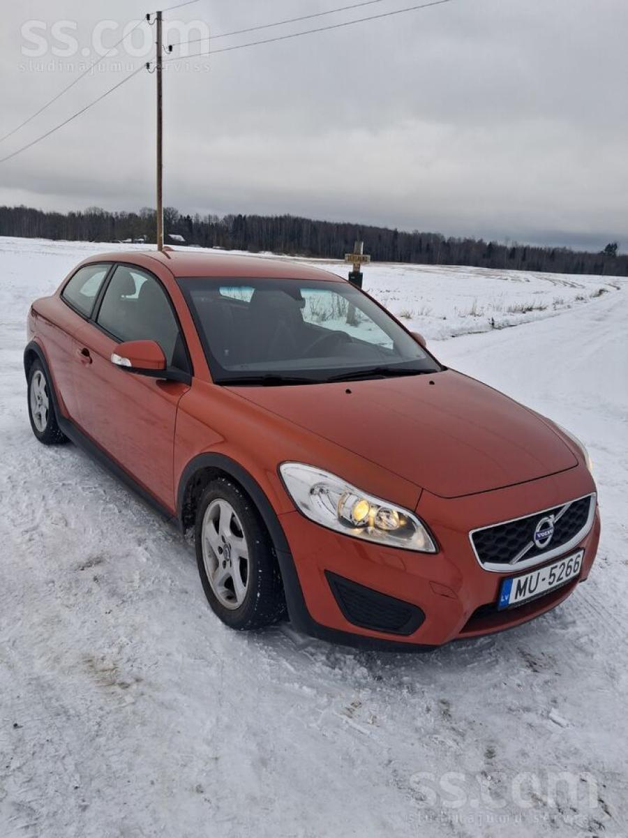 Oranžs Volvo C30 2010 Talsi, ar dzinēja tilpumu 1.60 L un nobraukumu 274 tūkst. km par 3800 €, foto 7 vietnē AUTOMOTO.COM.LV