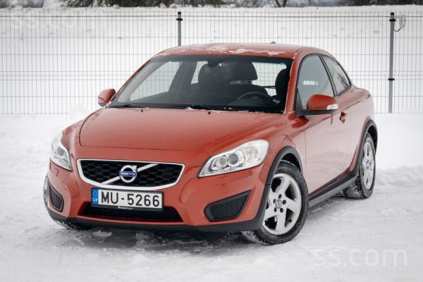 Orange Volvo C30 2010 in Tukums, with an engine capacity of 1.60 L and mileage of 275 thousand km for 4650 €, photo 3 on AUTOMOTO.COM.LV