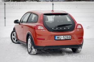 Oranžs Volvo C30 2010 Tukums, ar dzinēja tilpumu 1.60 L un nobraukumu 275 tūkst. km par 4650 €, foto 5 vietnē AUTOMOTO.COM.LV
