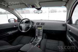 Oranžs Volvo C30 2010 Tukums, ar dzinēja tilpumu 1.60 L un nobraukumu 275 tūkst. km par 4650 €, foto 9 vietnē AUTOMOTO.COM.LV