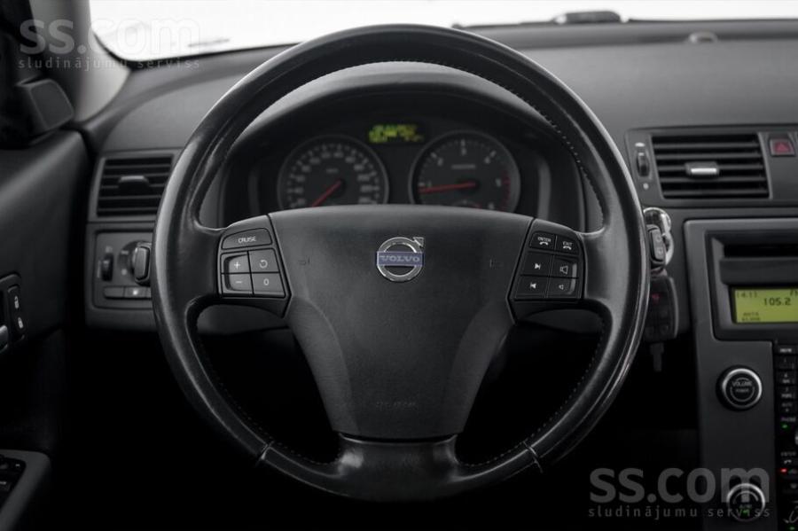 Oranžs Volvo C30 2010 Tukums, ar dzinēja tilpumu 1.60 L un nobraukumu 275 tūkst. km par 4650 €, foto 18 vietnē AUTOMOTO.COM.LV