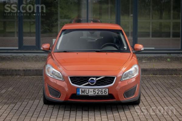 Oranžs Volvo C30 2010 Tukums, ar dzinēja tilpumu 1.60 L un nobraukumu 275 tūkst. km par 4650 €, foto 2 vietnē AUTOMOTO.COM.LV