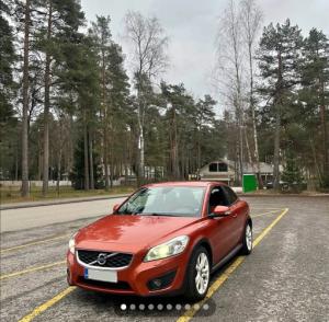 Oranžs Volvo C30 2010 Tallina, ar dzinēja tilpumu 1.60 L un nobraukumu 440 tūkst. km par 3500 €, foto 3 vietnē AUTOMOTO.COM.LV