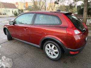 Red Volvo C30 2007 in Kaunas, with an engine capacity of 1.60 L and mileage of 322 thousand km for 2500 €, photo 8 on AUTOMOTO.COM.LV