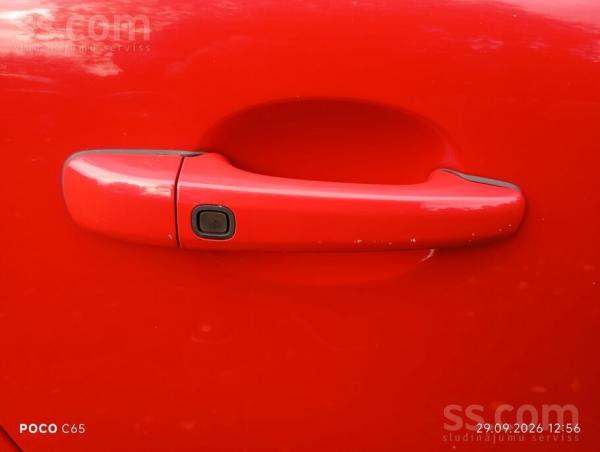 Red Volvo C30 2007 in Bauska, with an engine capacity of 2.40 L and mileage of 246 thousand km for 3990 €, photo 6 on AUTOMOTO.COM.LV