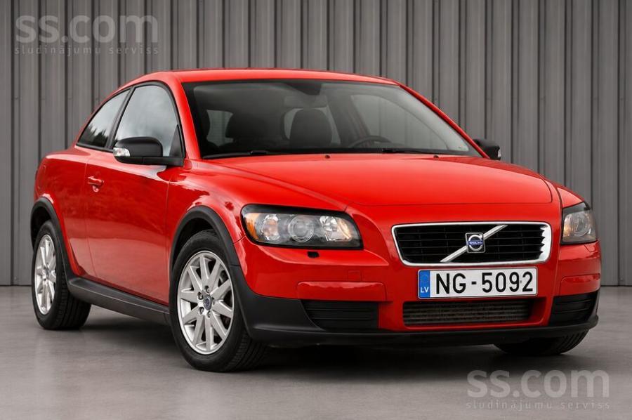 Red Volvo C30 2008 in Tukums, with an engine capacity of 1.60 L and mileage of 264 thousand km for 1600 €, photo 1 on AUTOMOTO.COM.LV