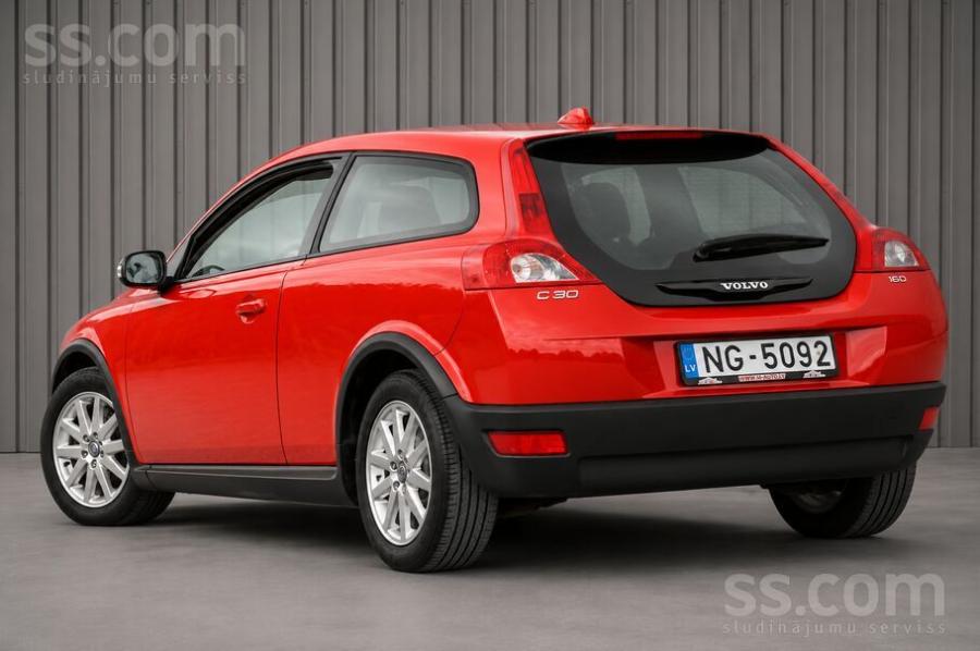 Red Volvo C30 2008 in Tukums, with an engine capacity of 1.60 L and mileage of 264 thousand km for 1600 €, photo 4 on AUTOMOTO.COM.LV