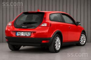 Red Volvo C30 2008 in Tukums, with an engine capacity of 1.60 L and mileage of 264 thousand km for 1600 €, photo 5 on AUTOMOTO.COM.LV