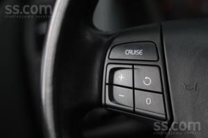 Red Volvo C30 2008 in Tukums, with an engine capacity of 1.60 L and mileage of 264 thousand km for 1600 €, photo 11 on AUTOMOTO.COM.LV