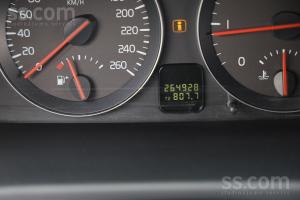 Red Volvo C30 2008 in Tukums, with an engine capacity of 1.60 L and mileage of 264 thousand km for 1600 €, photo 12 on AUTOMOTO.COM.LV