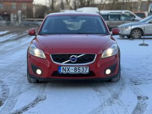 Красный Вольво Ц30 2010 в Рига, объемом двигателя 1.60 л и пробегом 239 тыс. км за 3990 €, фото 9 на AUTOMOTO.COM.LV